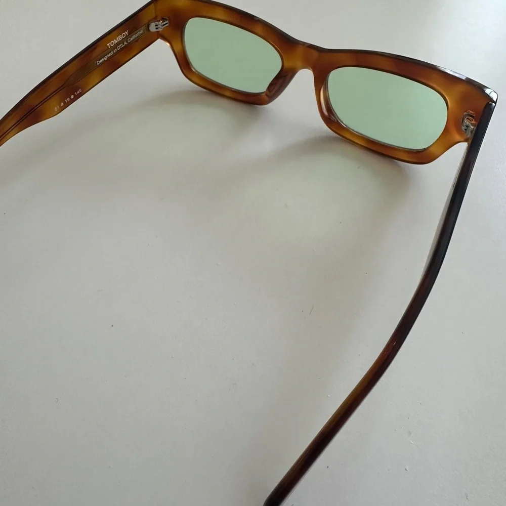 bonnie clyde | Accessories | Bonnie Clyde Tortoiseshell Sunglasses ...